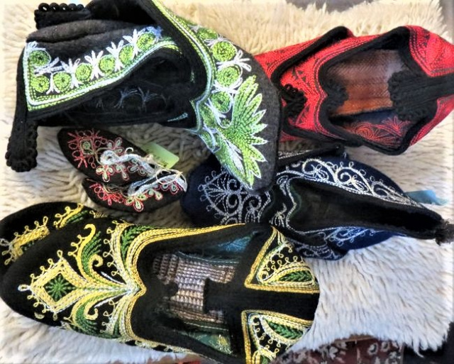 Balkan Bazaar: Bulgarian Slippers